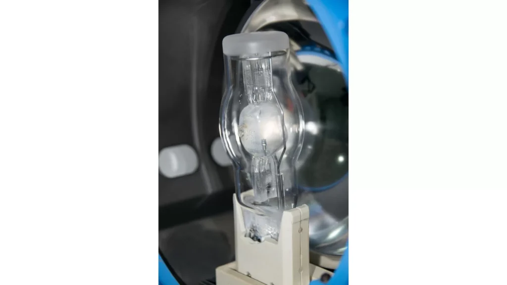 Ceramic Metal Halide (CMH) Lights: Brightening Your Indoor Garden ...